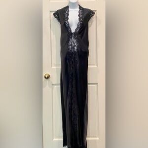 Soma | Intimates & Sleepwear | Soma Gorgeous Black Satin And Lace Robe ...